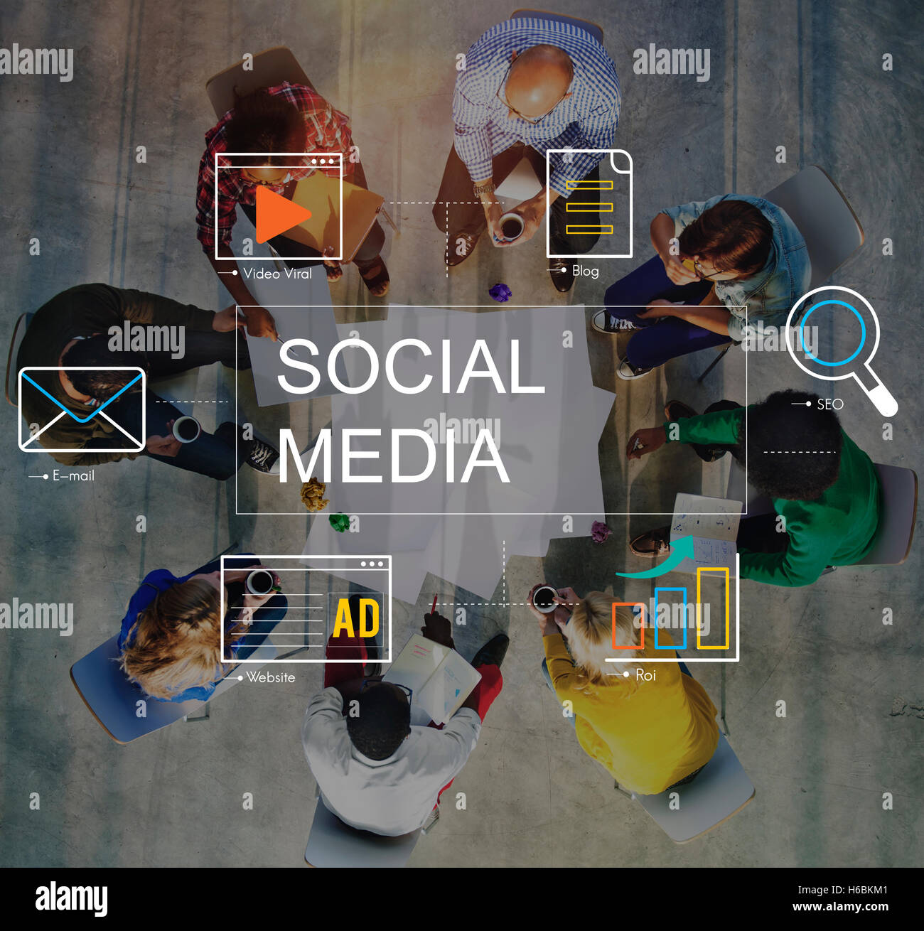 Social Media Advertisement Connection Concept Stock Photo - Alamy