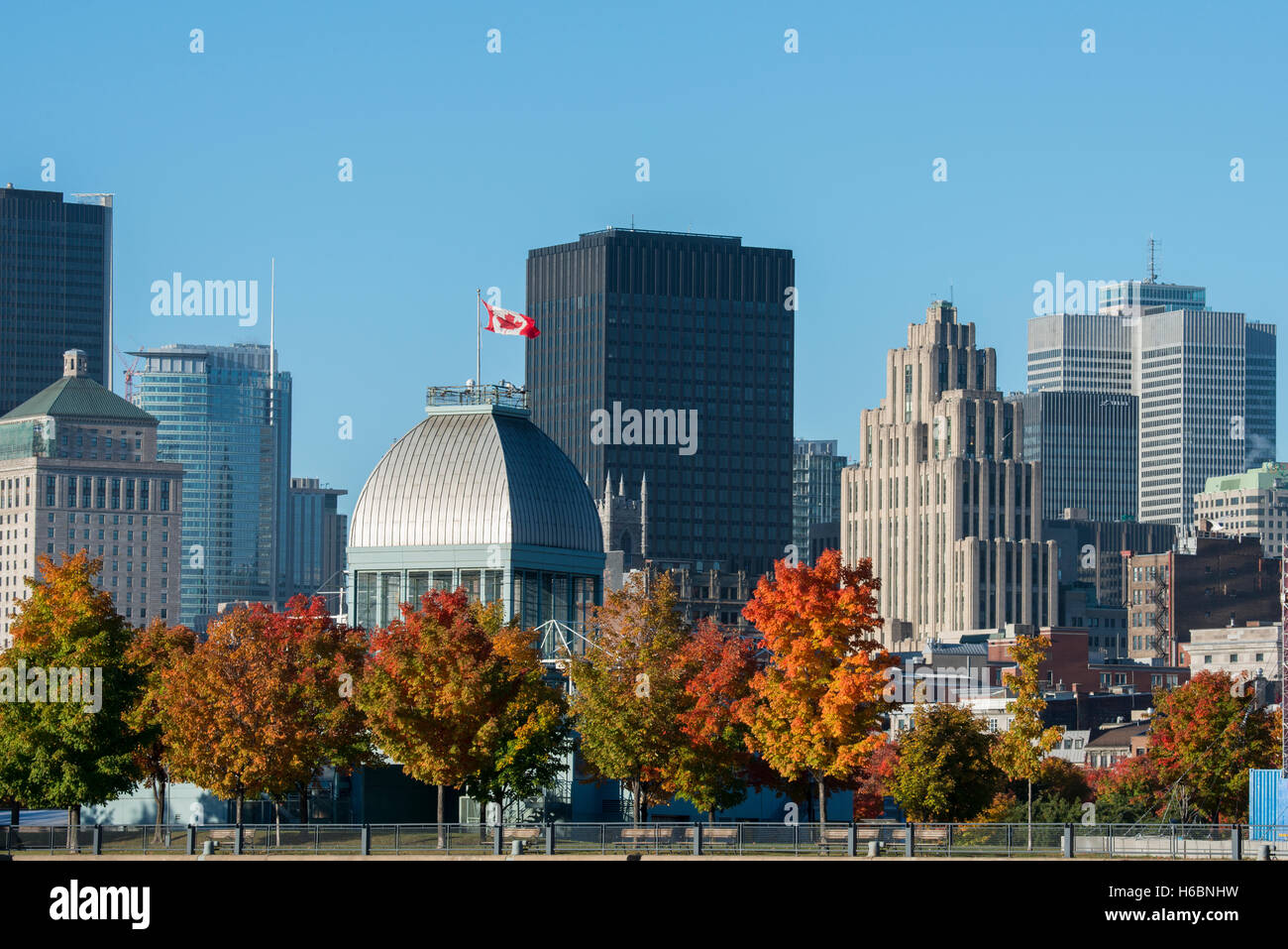 Montreal high rise High Resolution Stock Photography and Images - Alamy