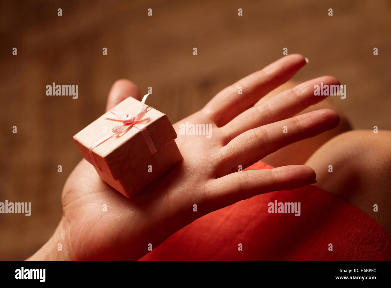 Opening gift box hi-res stock photography and images - Alamy