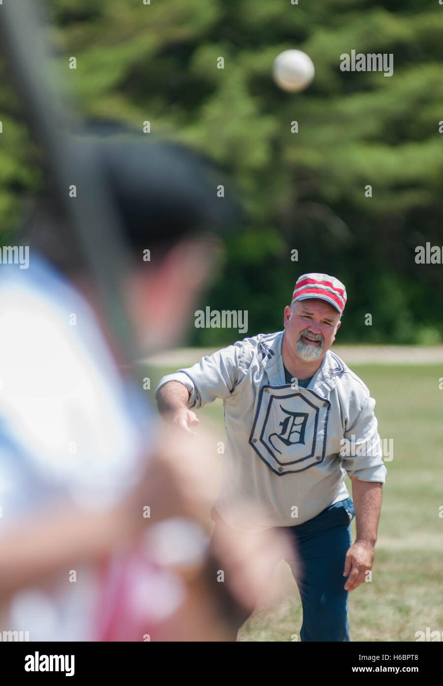 Batter and pitcher hi-res stock photography and images - Alamy