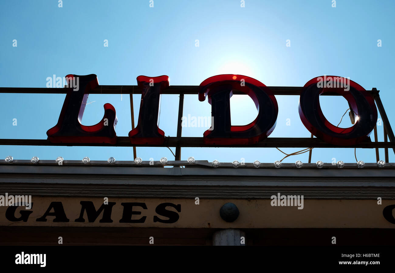 Worthing lido pool hi-res stock photography and images - Alamy