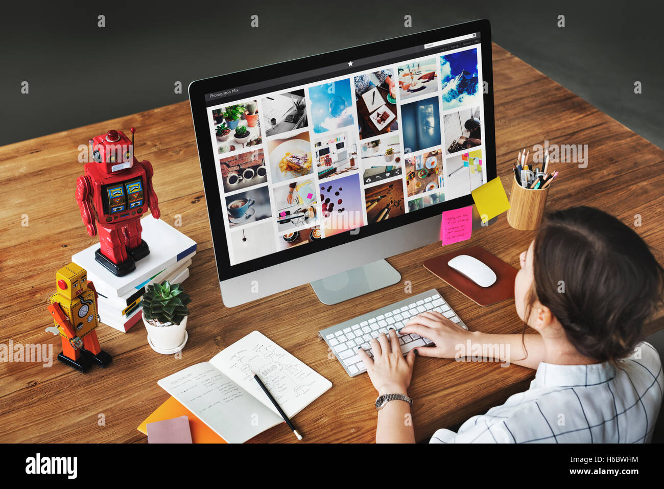 Home robots hi-res stock photography and images - Alamy