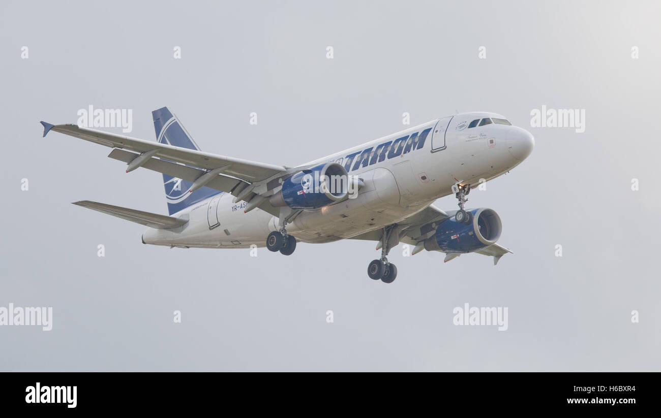 Tarom Romanian Air Transport Airbus a318 YR-ASB coming into land at ...