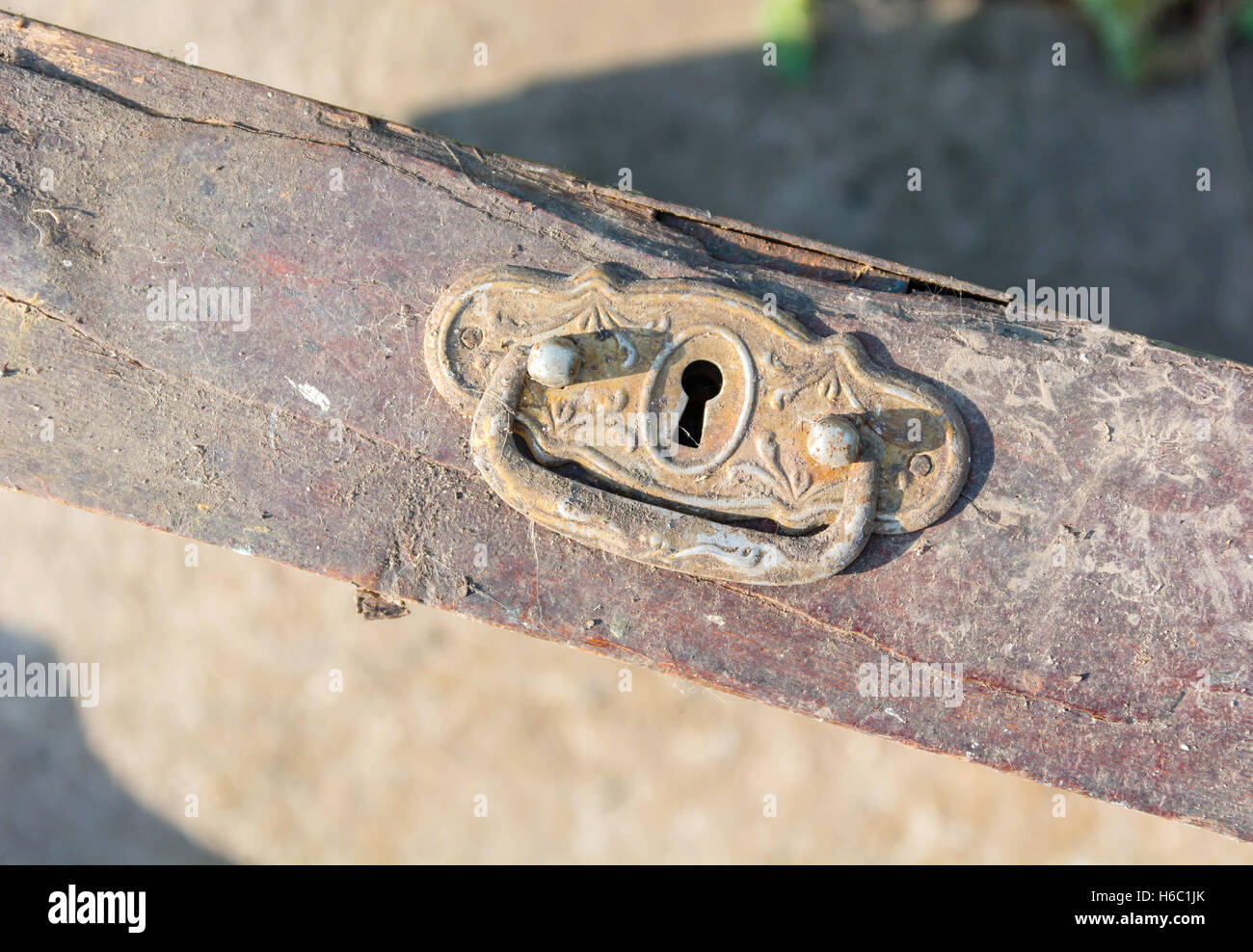 Lock and handle old dresser drawer. Ancient Stock Photo - Alamy