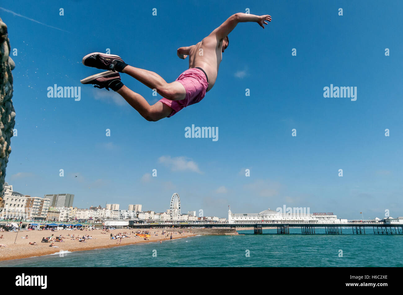 Boy diving hi-res stock photography and images - Alamy