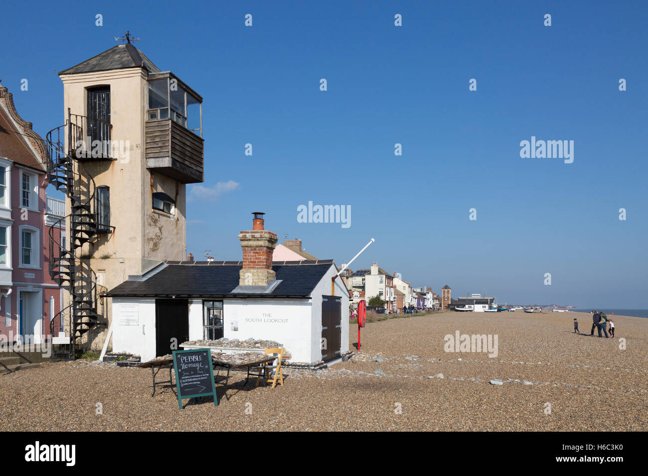 Aldeburgh beach south lookout hi-res stock photography and images - Alamy