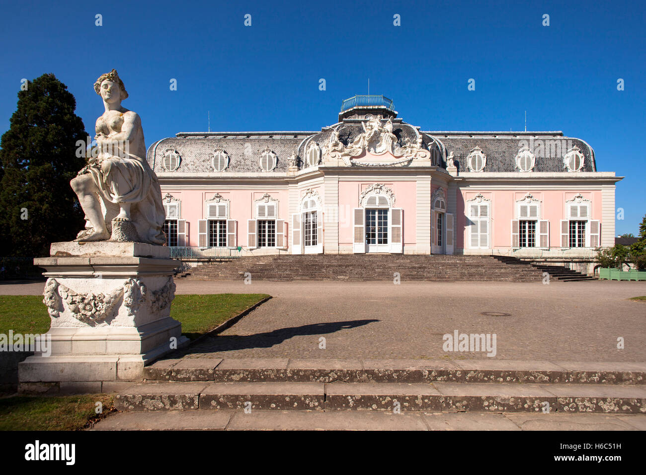 Schloss benrath castle dusseldorf rhineland hi-res stock photography ...