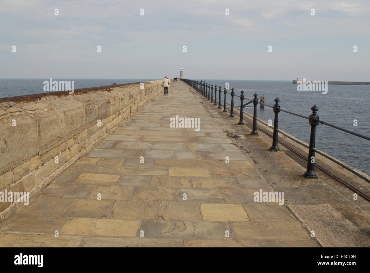 Seaside pier hi-res stock photography and images - Alamy