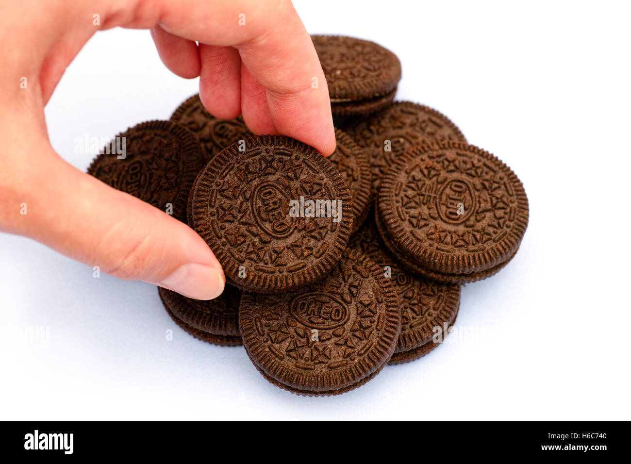 Oreo cookie hi-res stock photography and images - Alamy