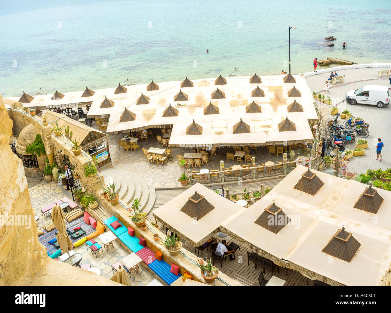 The popular outdoor cafe located on the mail city promenade Stock Photo ...
