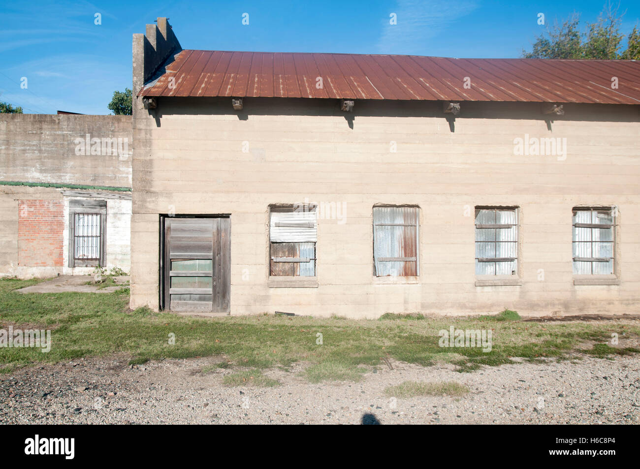 Derelict railroad building in hi-res stock photography and images - Alamy