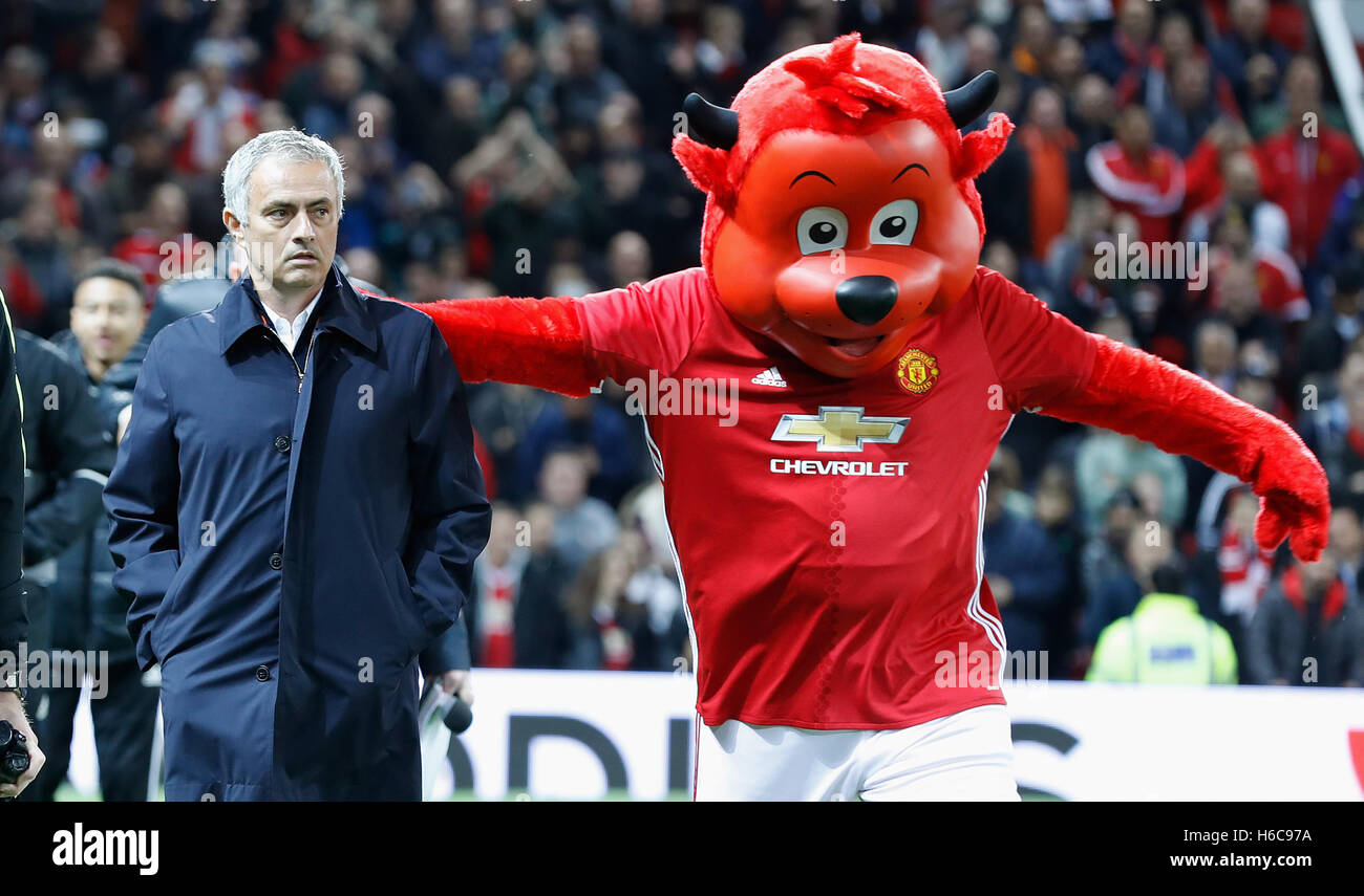 Manchester United manager Jose Mourinho with mascot Fred The Red before ...