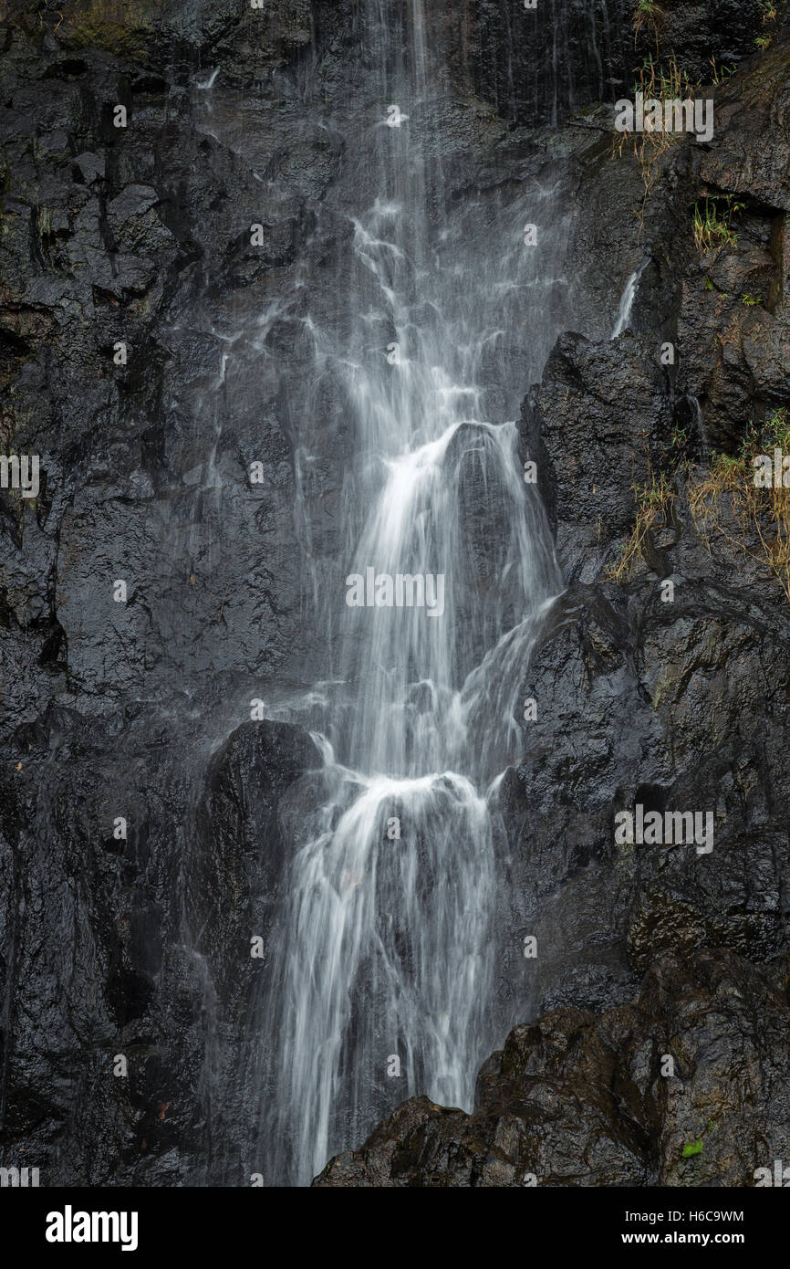 Close-up of flowing water at a waterfall Stock Photo - Alamy