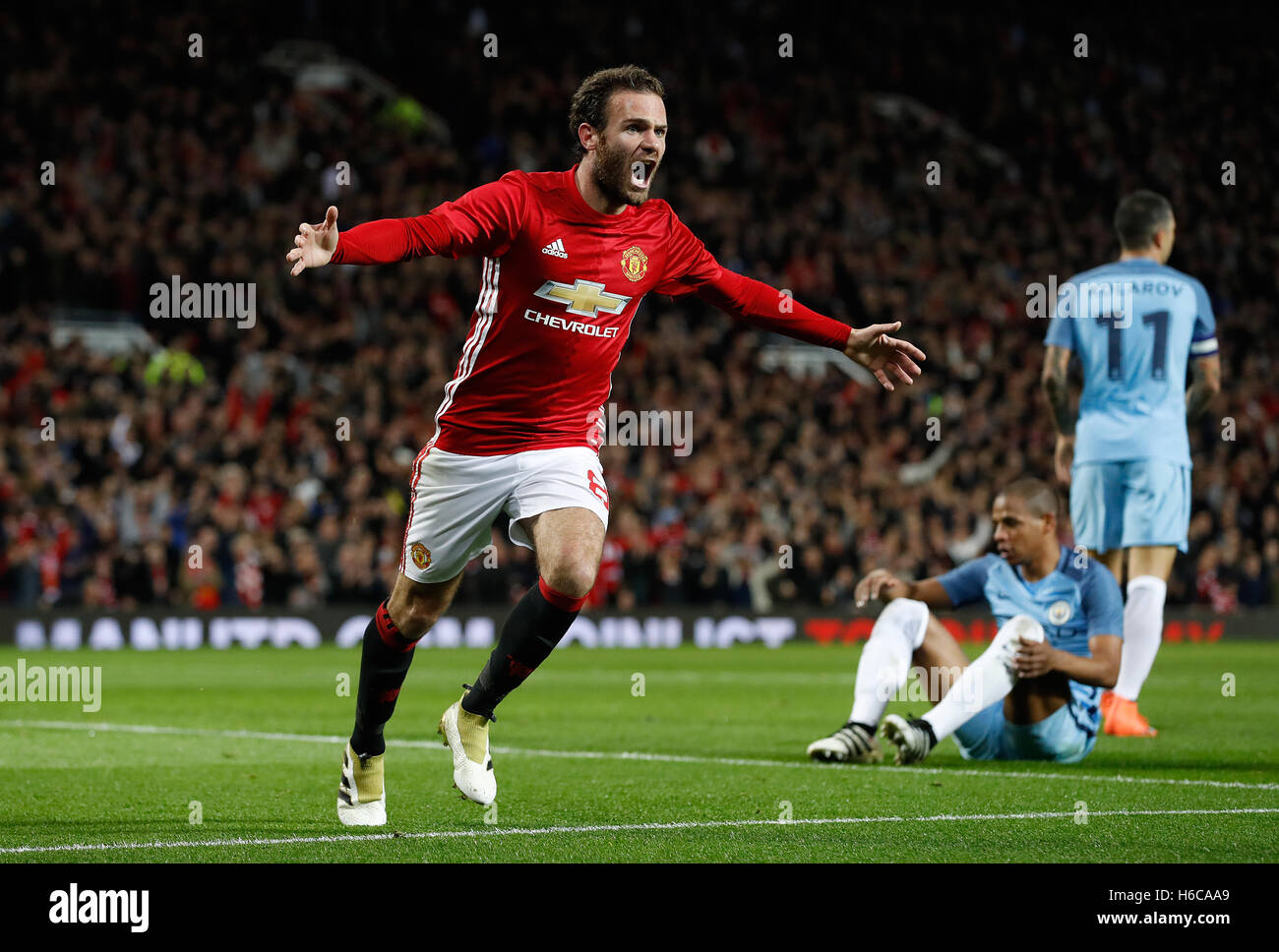 Juan mata manchester united goal hi-res stock photography and images ...
