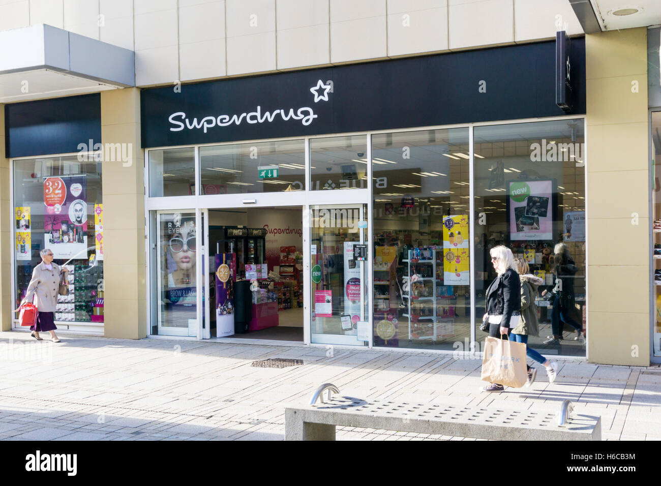 Exterior of a superdrug store hi-res stock photography and images - Alamy