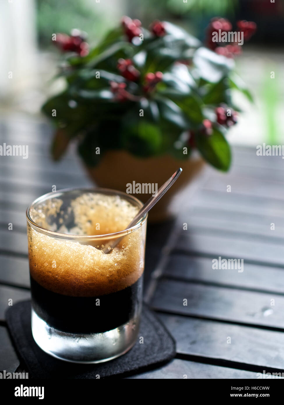 Black cafe hi-res stock photography and images - Alamy