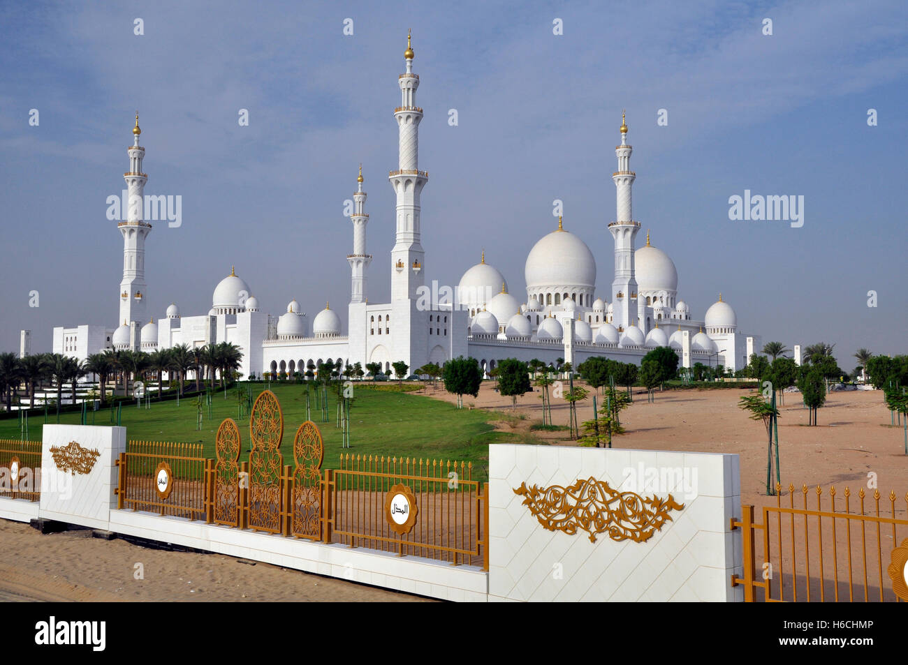 Sheikh Zayed Mosque Stock Photo - Alamy