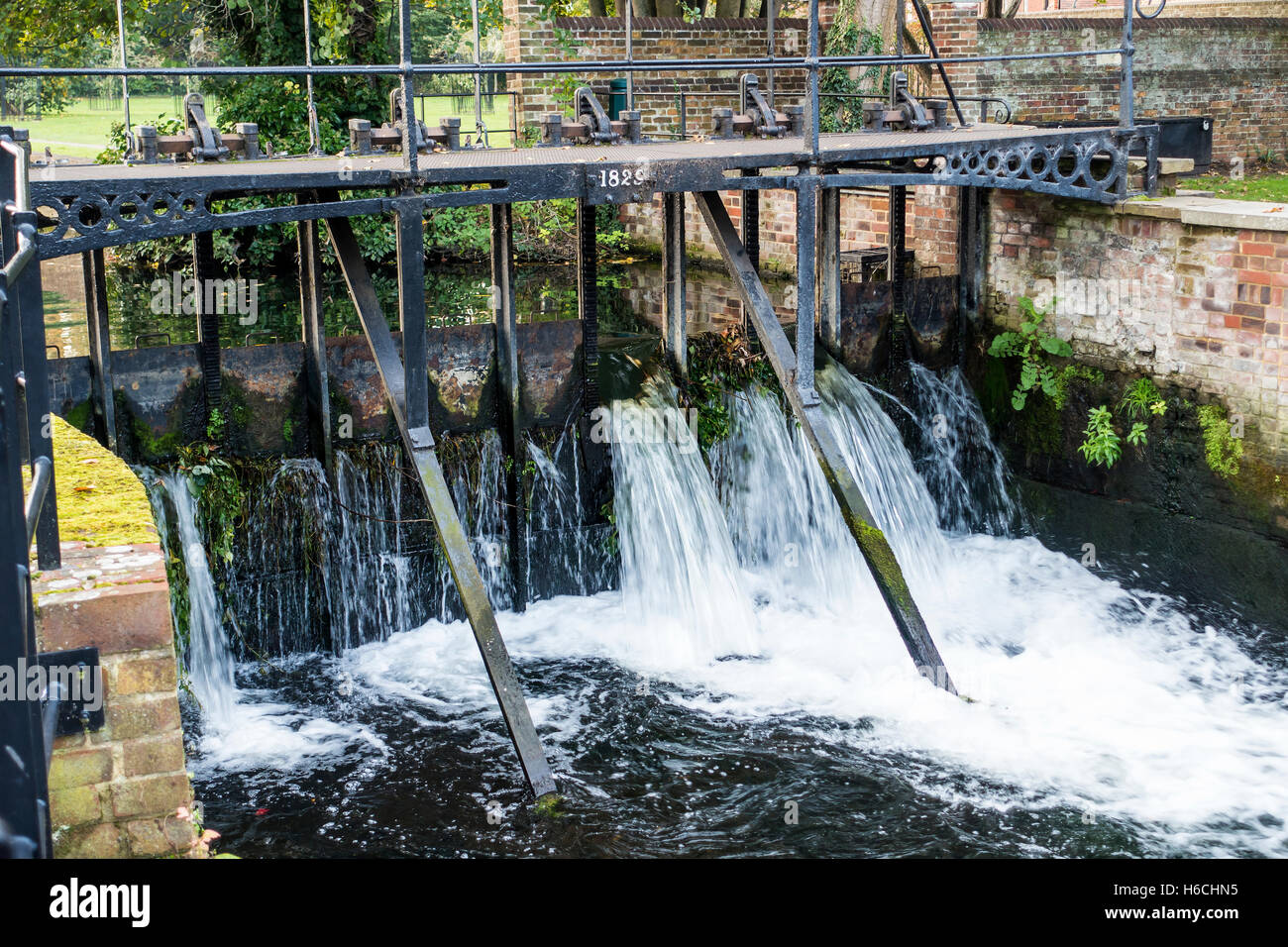 Weir Gates River Stour Flood Control Gates Canterbury Kent England ...