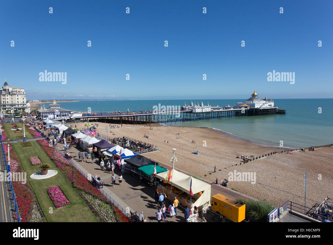 Eastbourne seafront beach promenade pier hi-res stock photography and ...