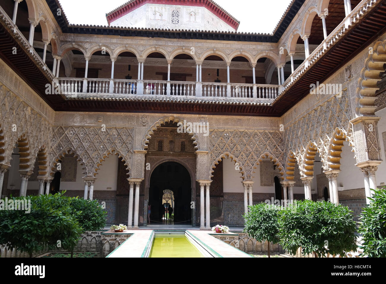 Spanish style architecture in courtyard hi-res stock photography and ...