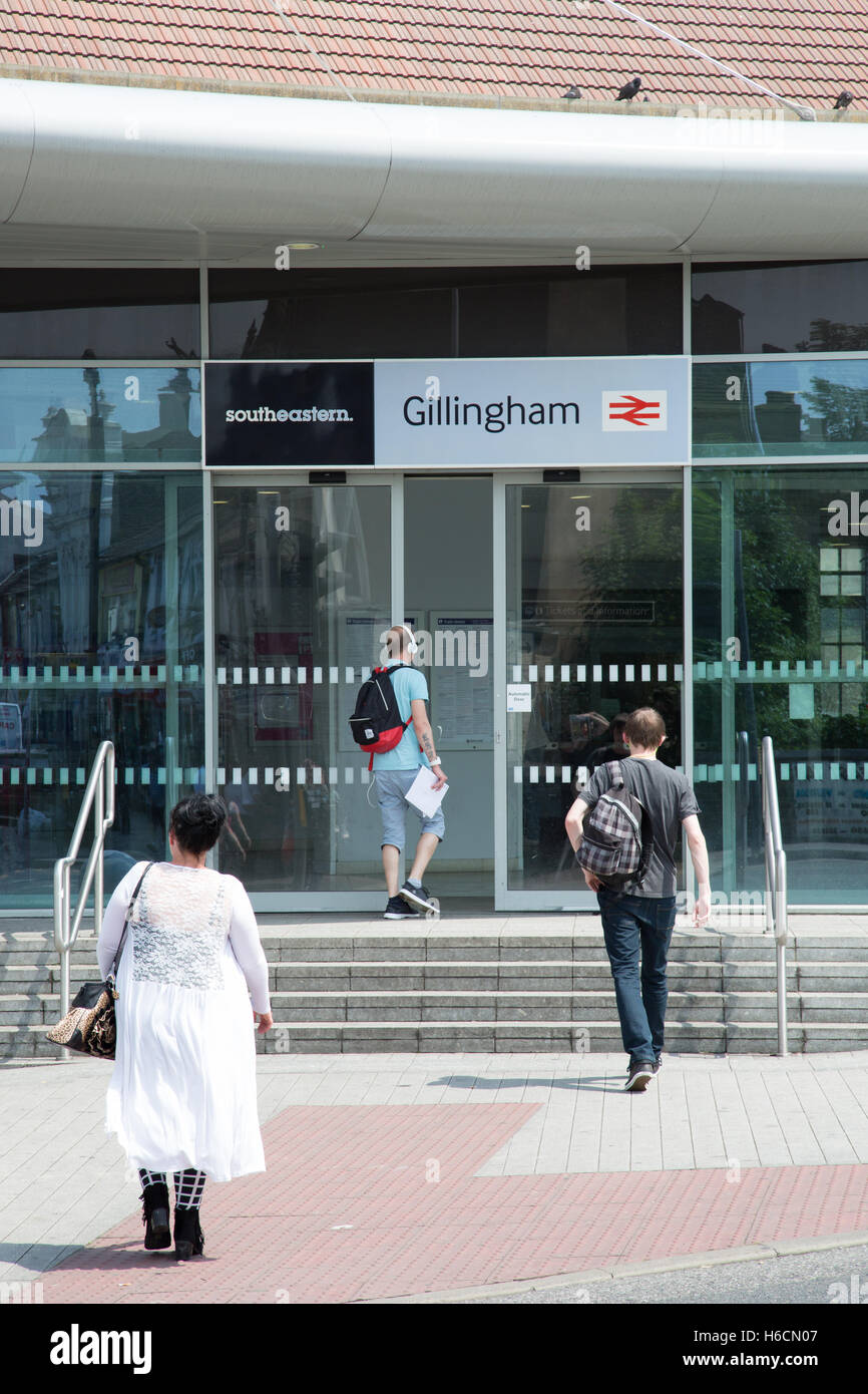 Gillingham Railway Station Stock Photo - Alamy