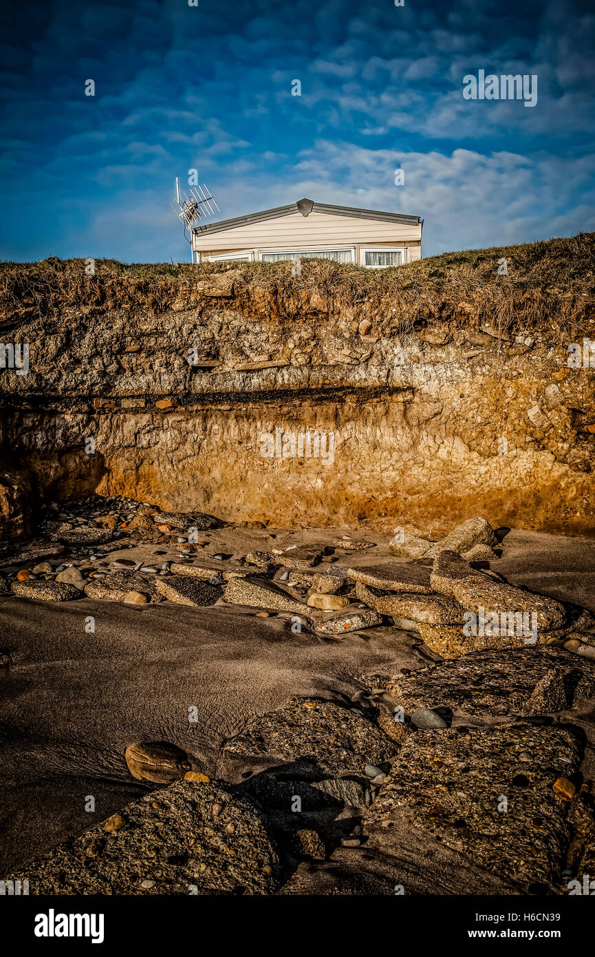 Crumbling collapse hi-res stock photography and images - Alamy