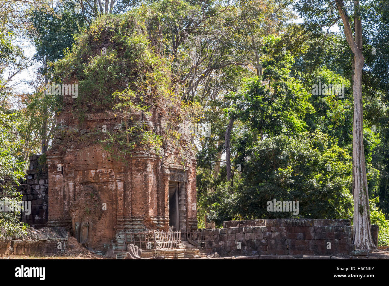 Prasat Thom temple, Koh Ker, aka Chok Gargyar, Siem Reap, Cambodia ...