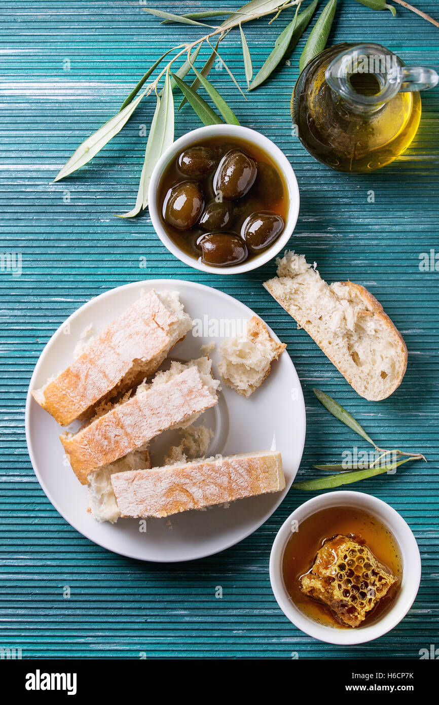 Olive Comb Stock Photos & Olive Comb Stock Images - Alamy