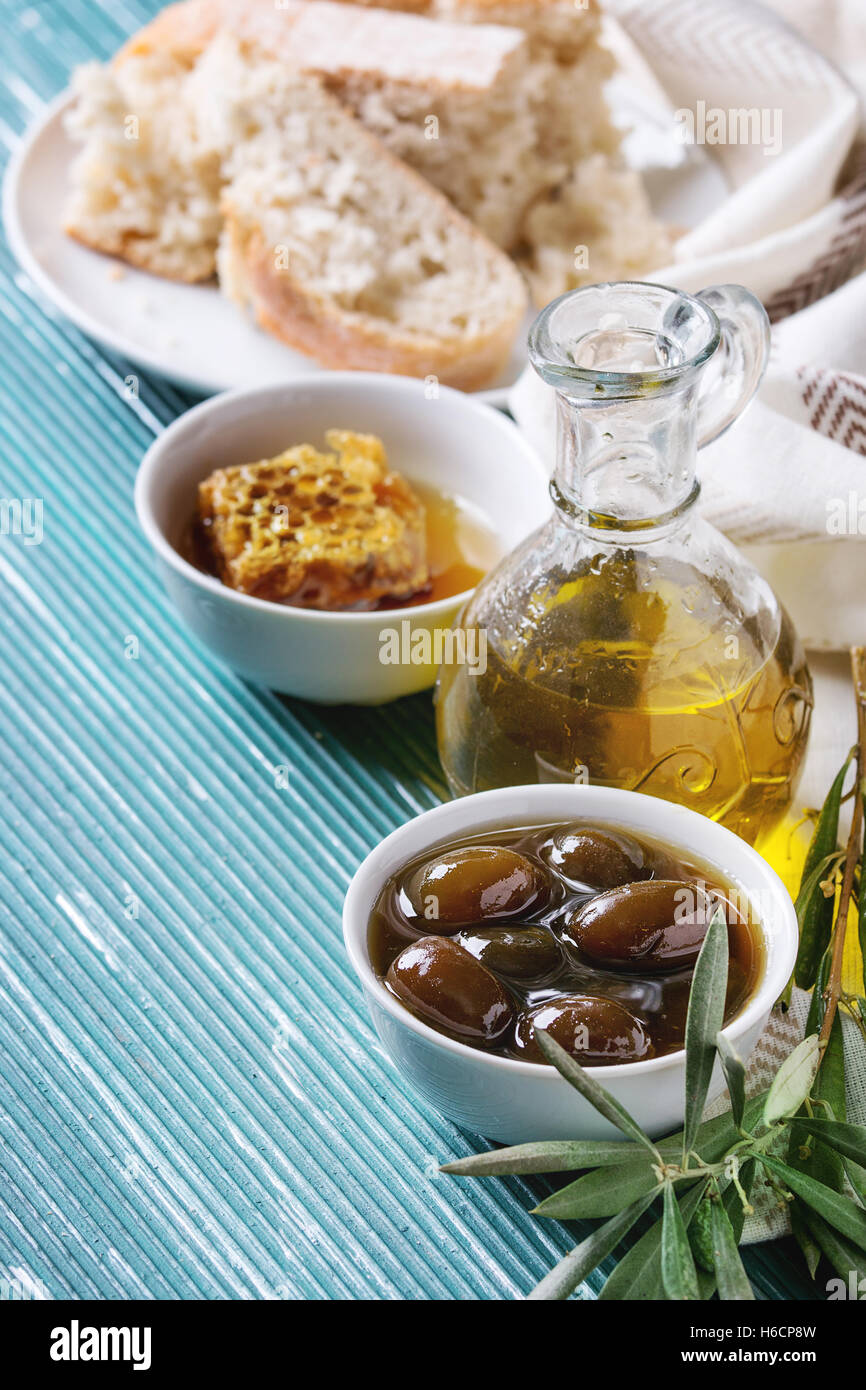 Olive comb hi-res stock photography and images - Alamy