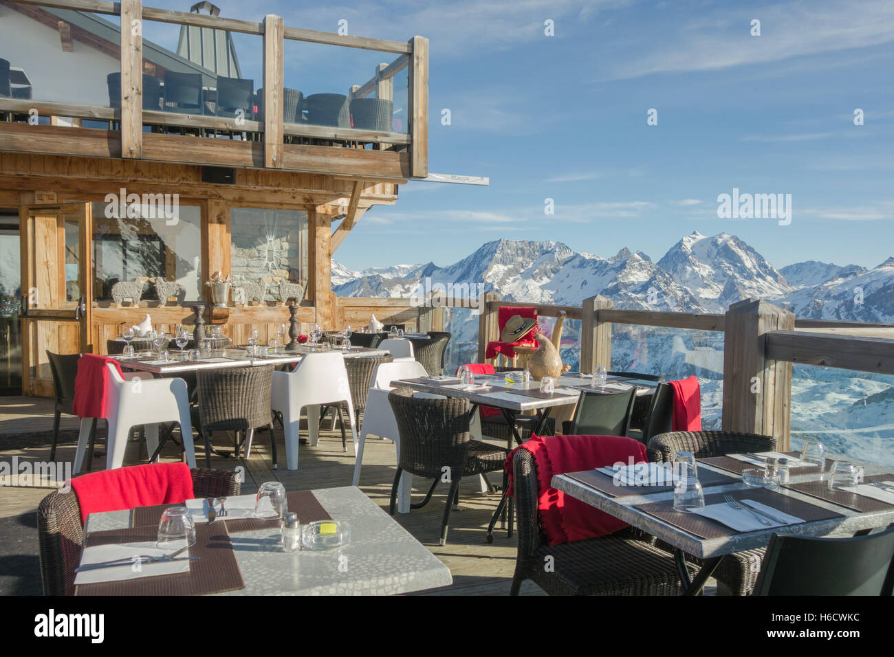 Le Panoramic Restaurant - upmarket mountain restaurant above Courchevel ...