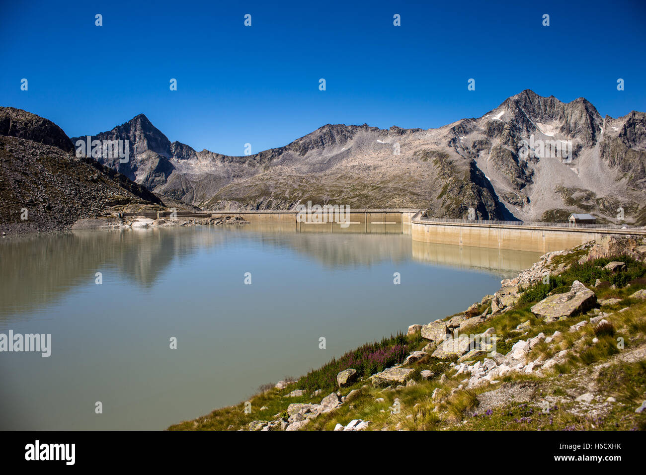Venerocolo dam hi-res stock photography and images - Alamy