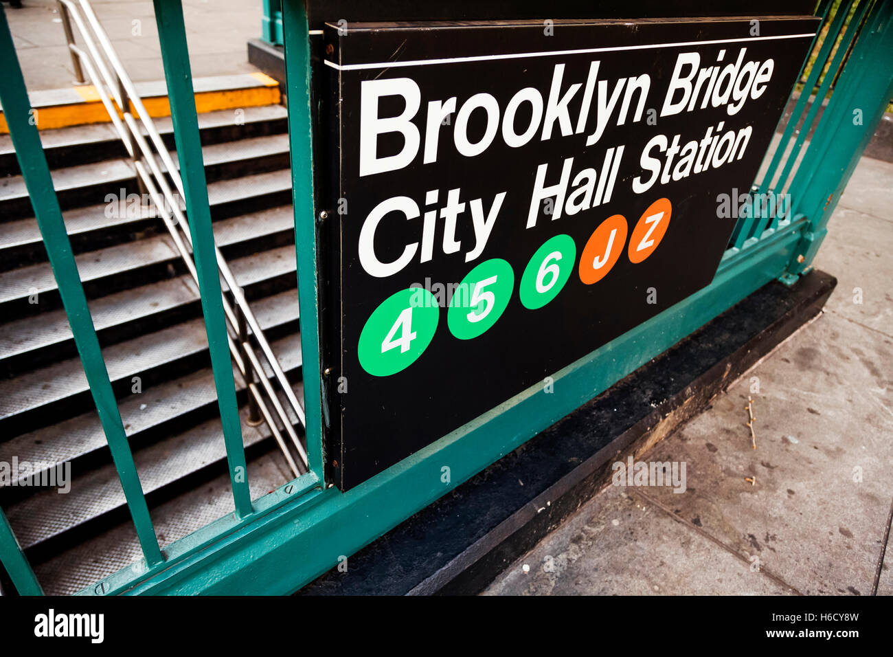 Sign depicting it is the Brooklyn Bridge City Hall subway station, for ...