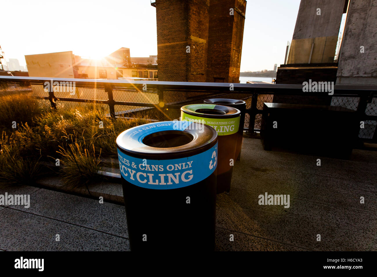 Nyc garbage can recycling bins hi-res stock photography and images - Alamy