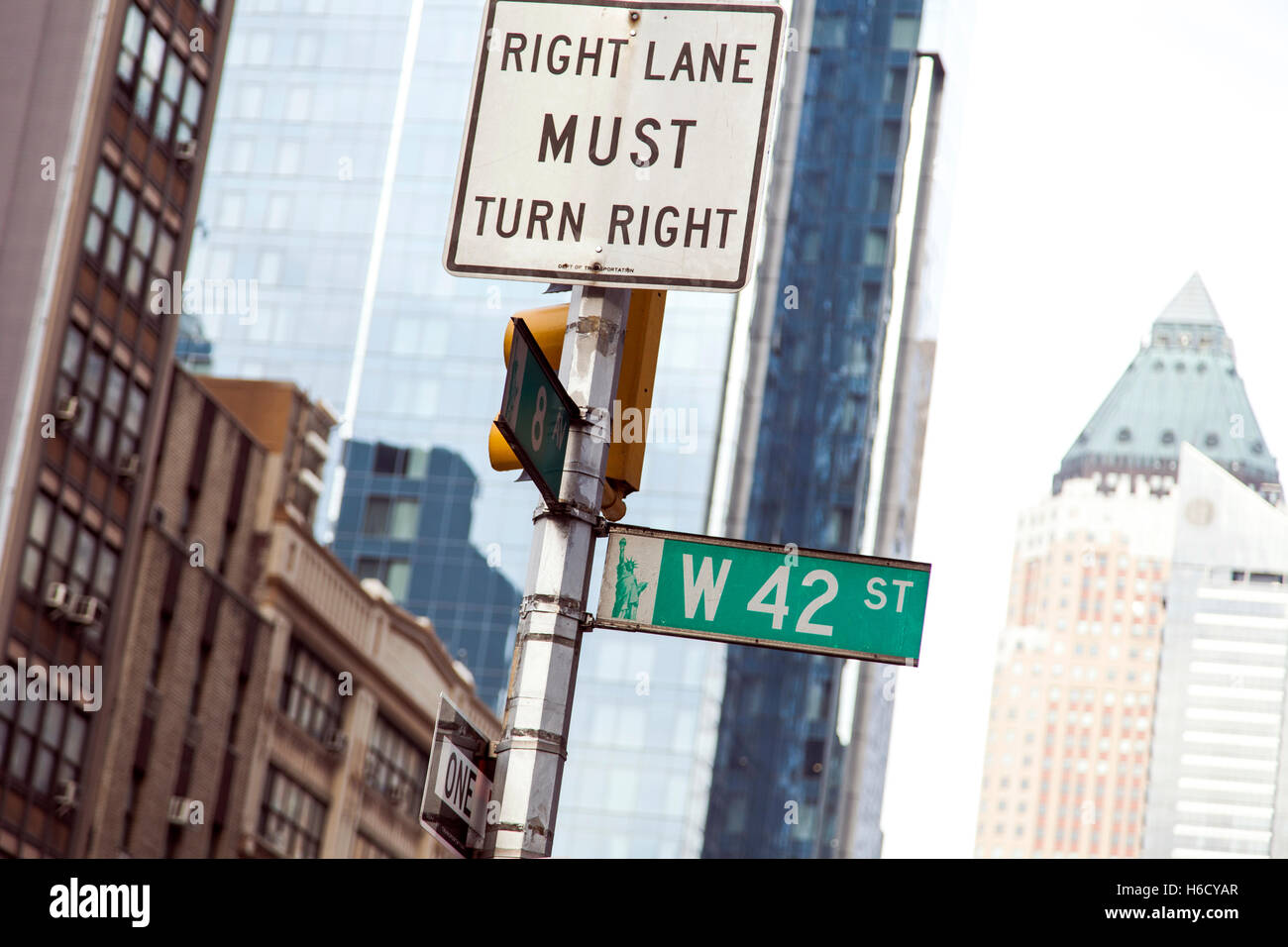 42 street hi-res stock photography and images - Alamy