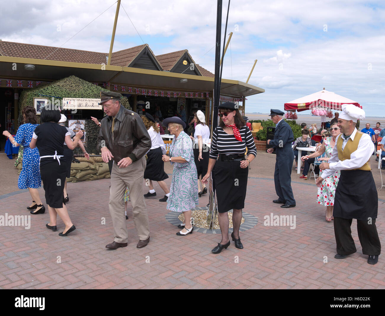 Tea dance and 1940s High Resolution Stock Photography and Images - Alamy