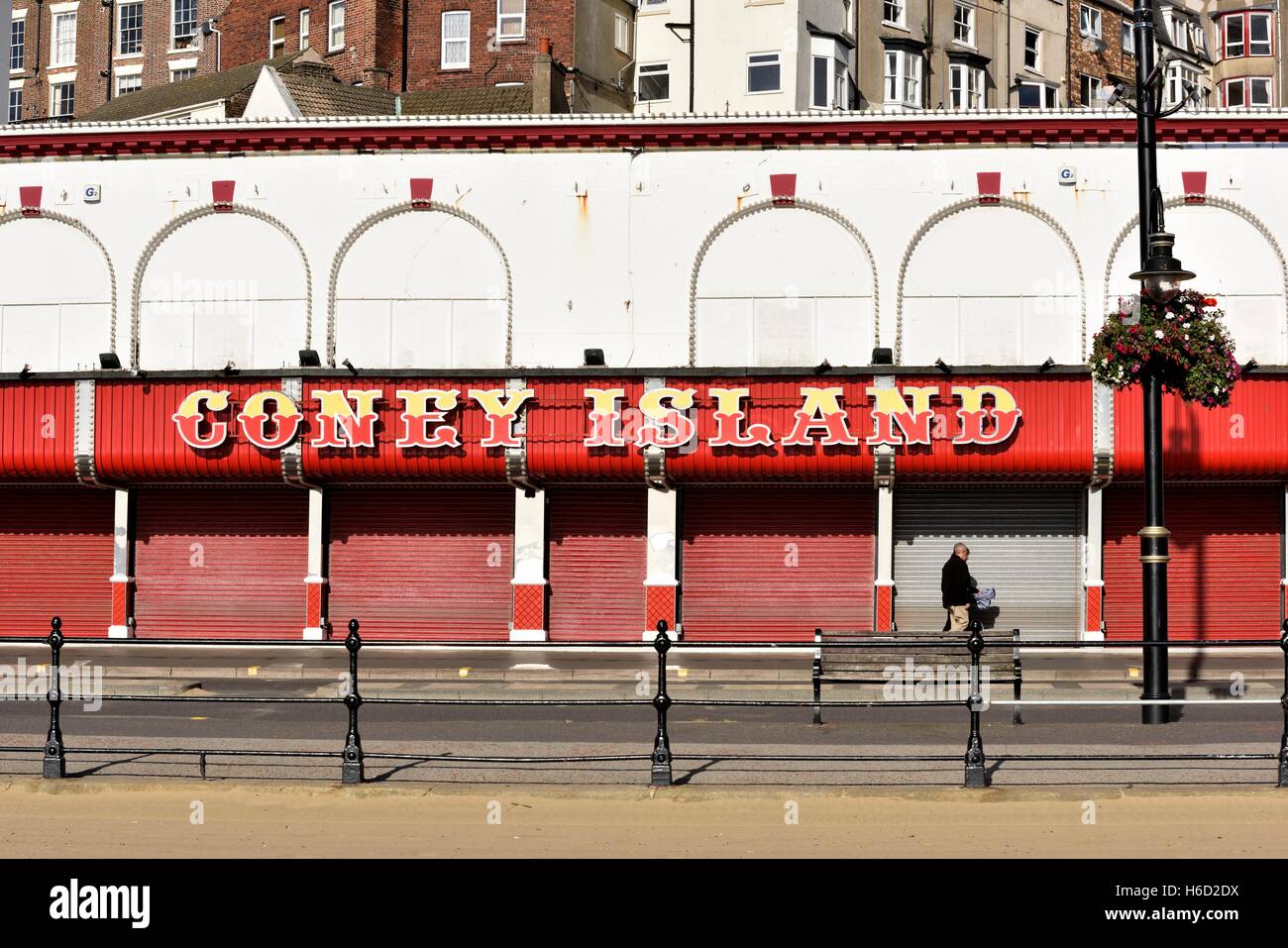 Closed amusement arcade hi-res stock photography and images - Alamy
