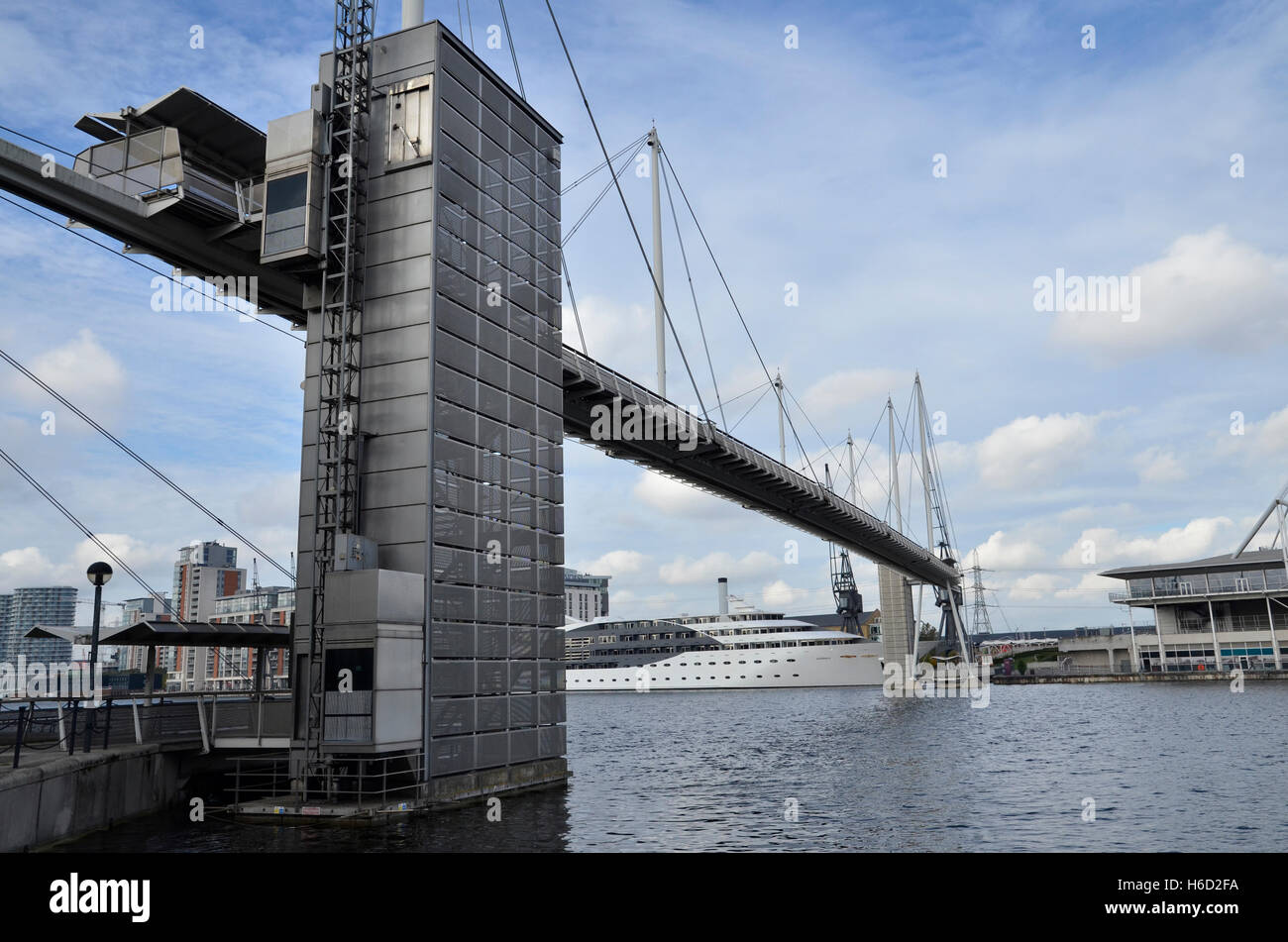 Pedestrian bridge royal victoria dock hi-res stock photography and ...