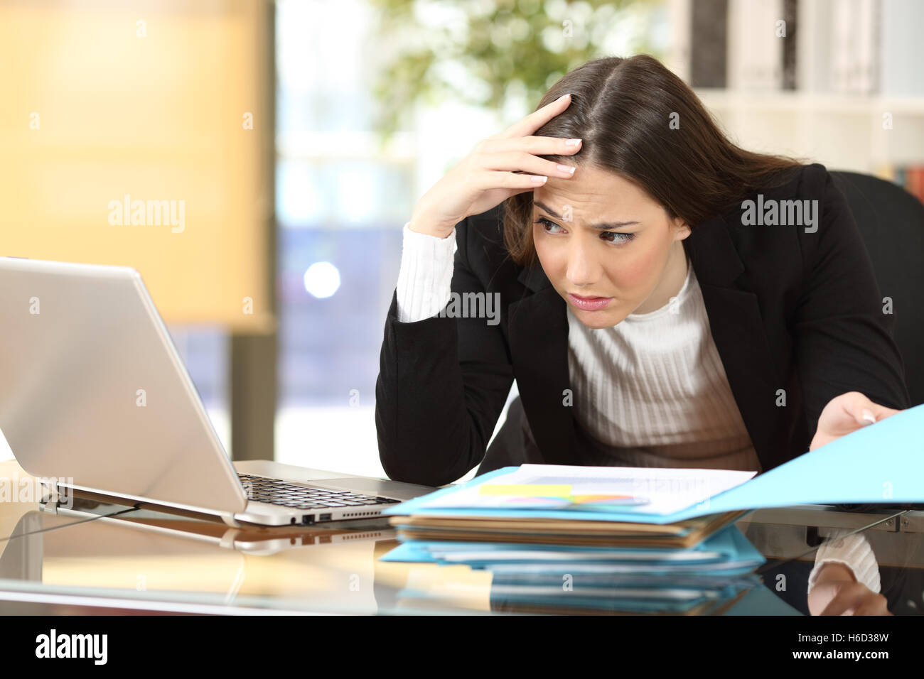 Watching sales statistics hi-res stock photography and images - Alamy