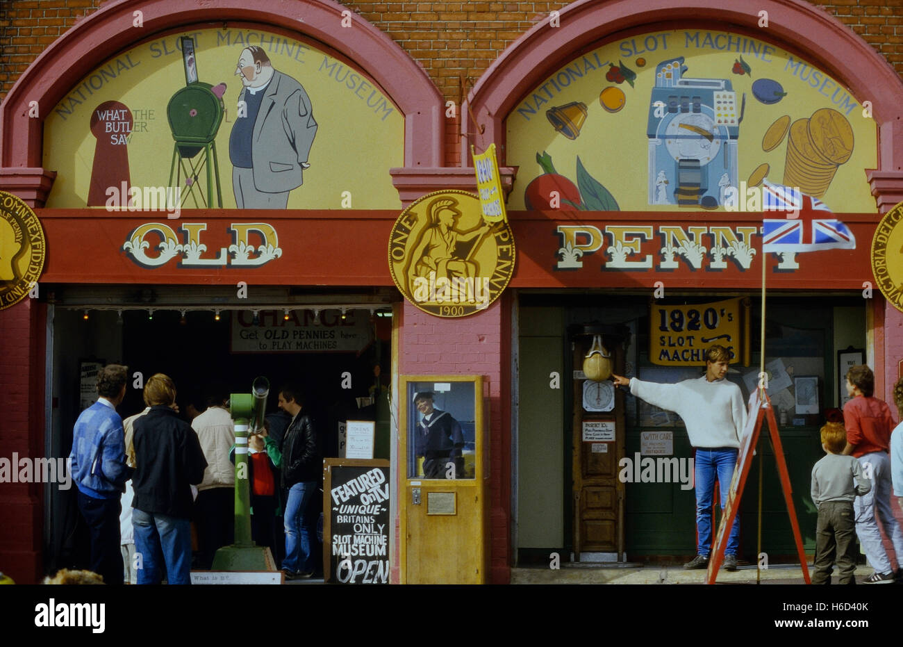 Penny arcade seaside uk hi-res stock photography and images - Alamy