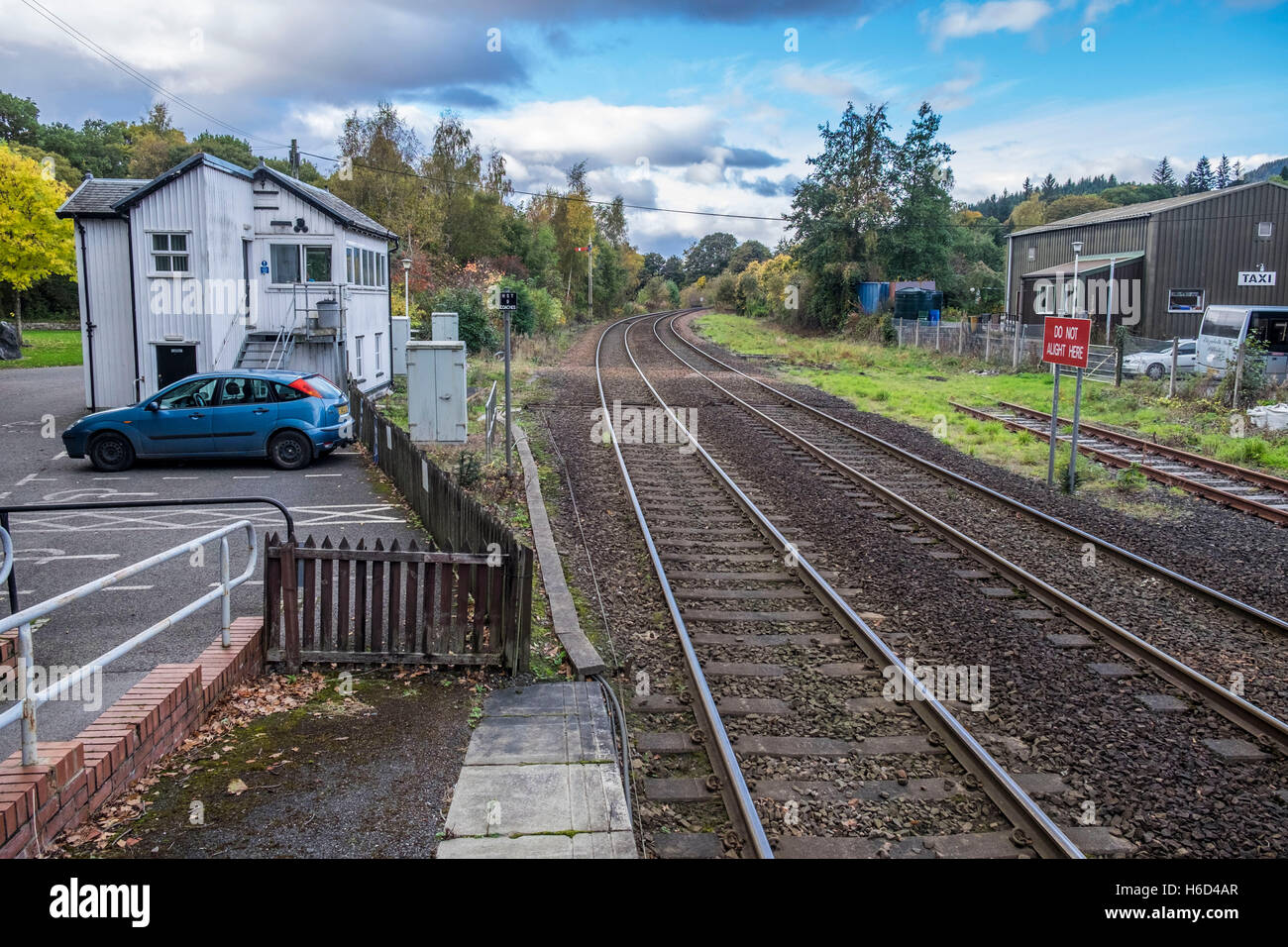 The signal box at Pitlochry station by the side of the railway lines ...
