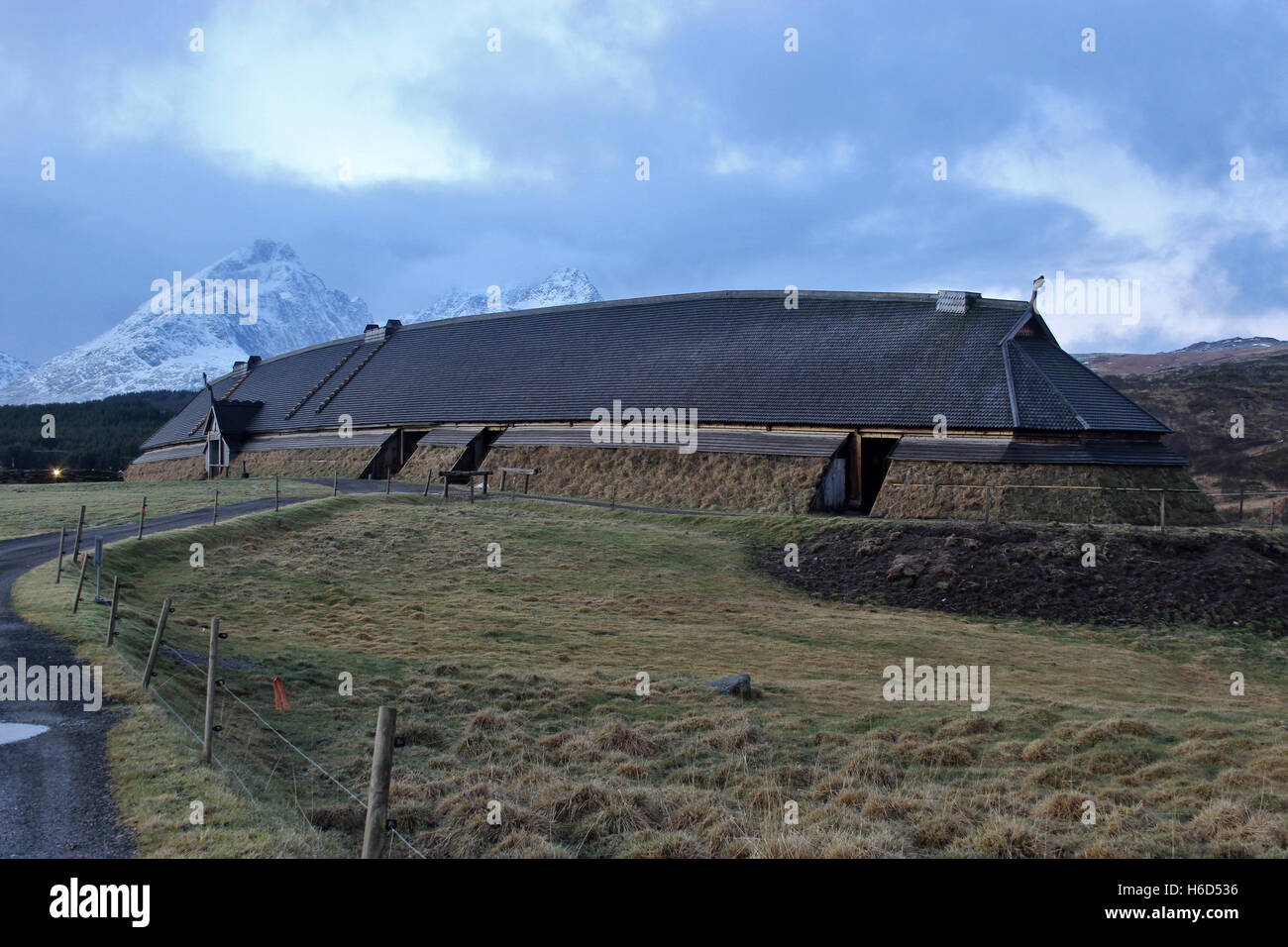 Norse longhouse hi-res stock photography and images - Alamy