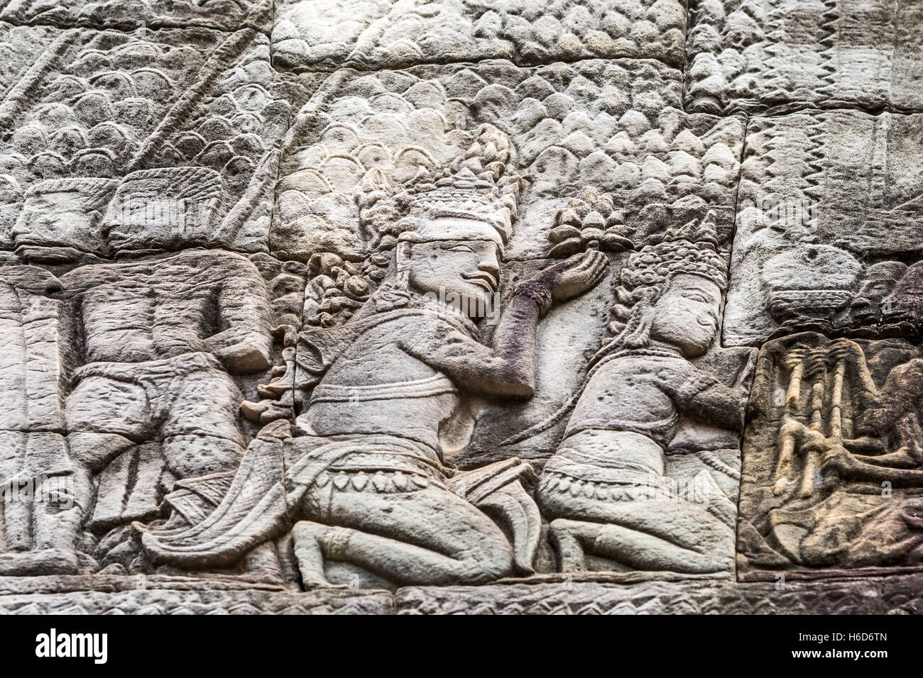 King & Queen bas-relief, Bayon complex, temple, Khmer architecture ...