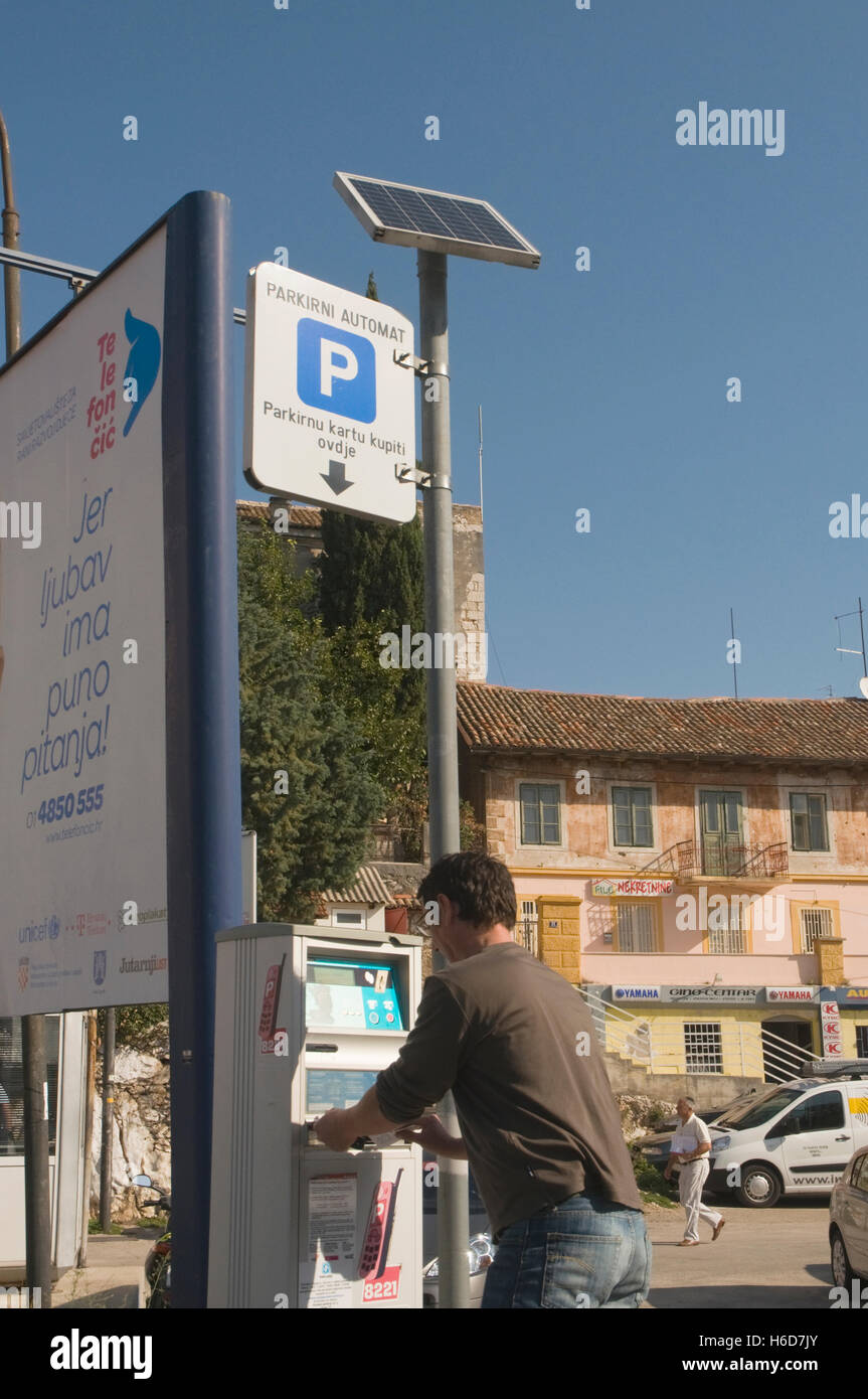 Solar powered parking ticket machine hi-res stock photography and ...
