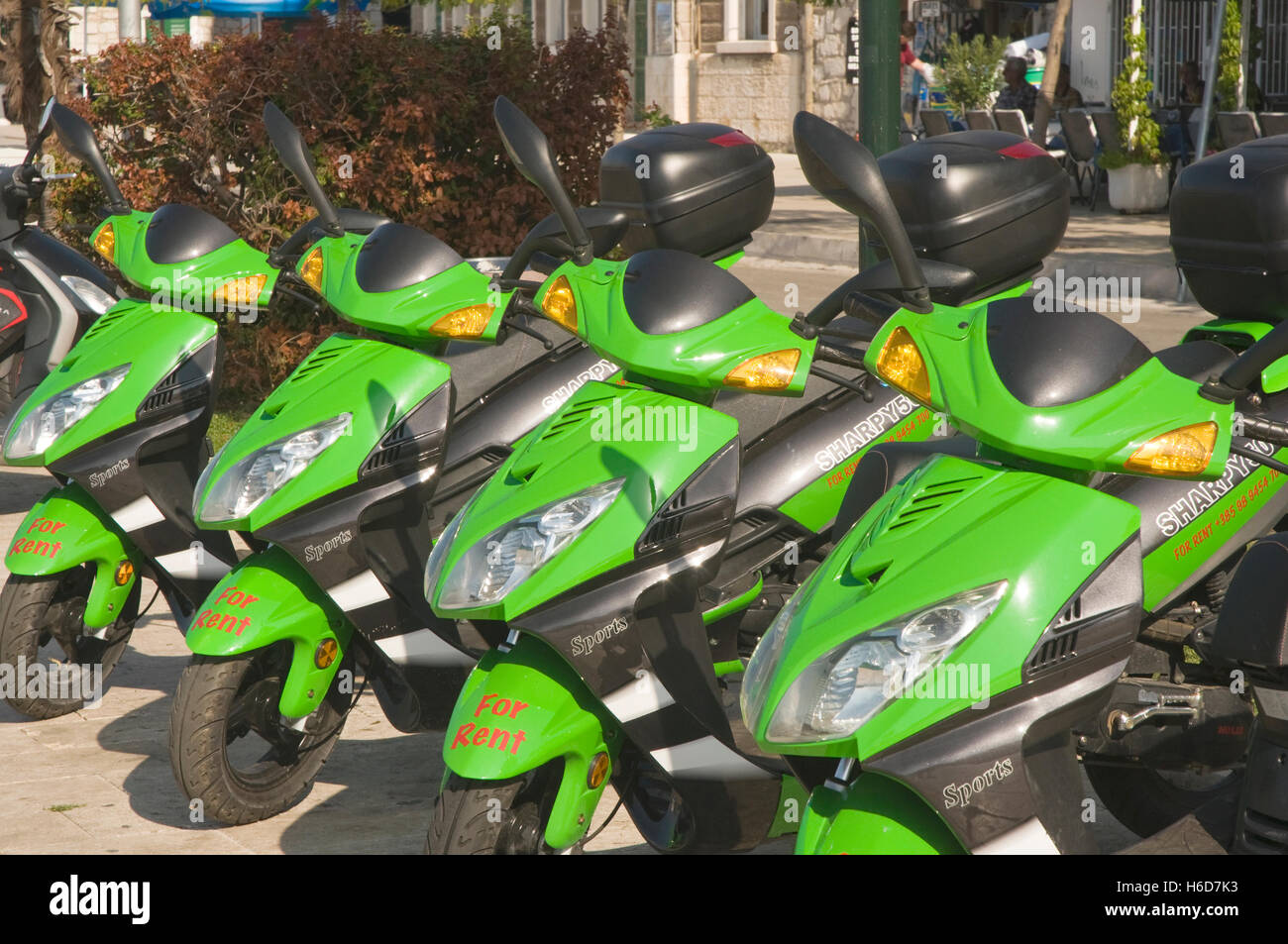 Row of motorcycles hi-res stock photography and images - Alamy