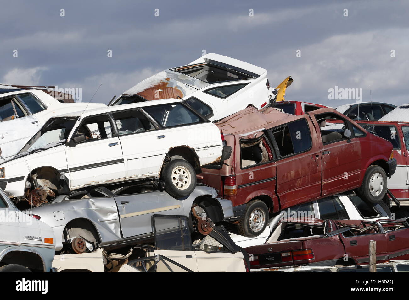 Auto junkyard for recycling Stock Photo - Alamy