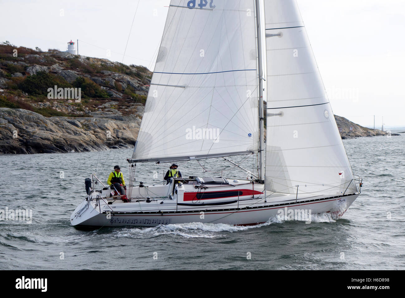 Monohull sailboat in high speed Stock Photo - Alamy