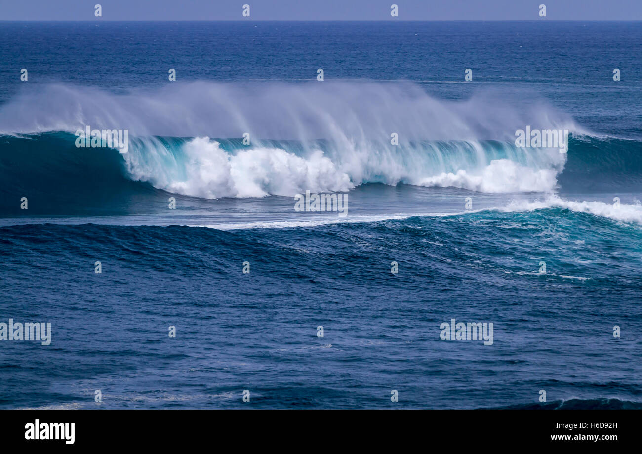 Ocean Wave Waimea Bay north shore Oahu Hawaii Stock Photo - Alamy