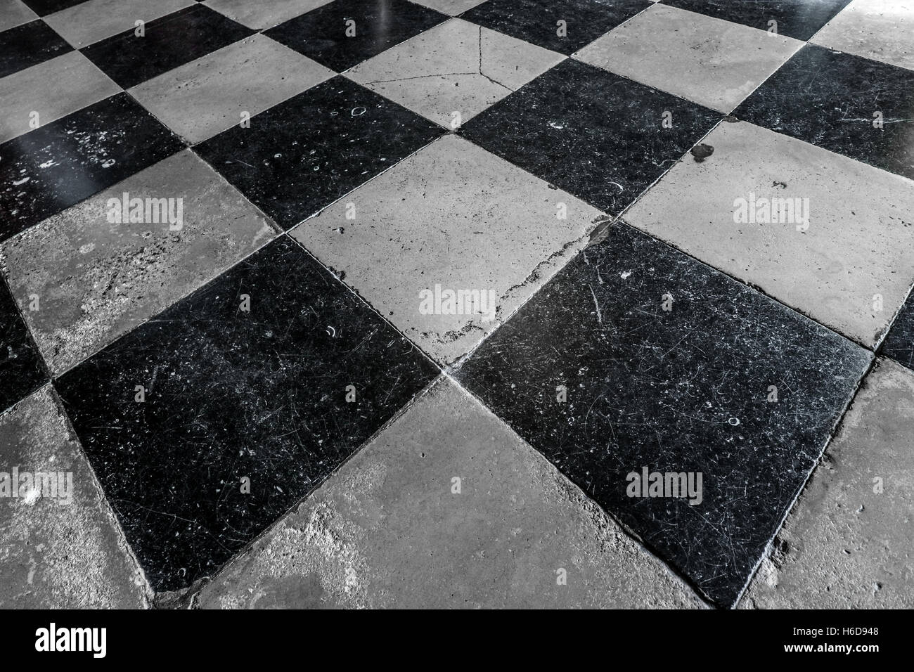 Black and white tile floor hi-res stock photography and images - Alamy
