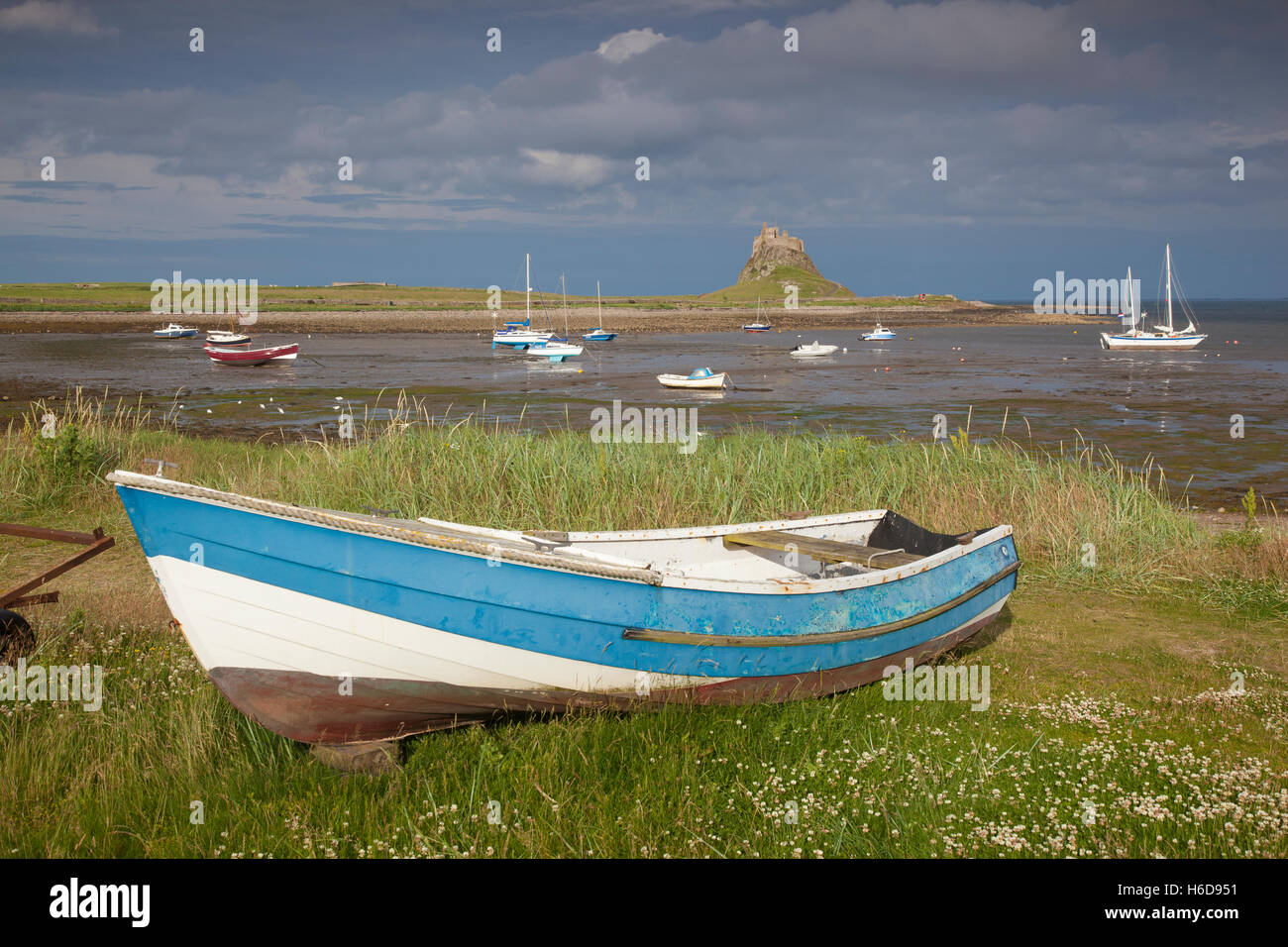 A traditional fishing coble hi-res stock photography and images - Alamy