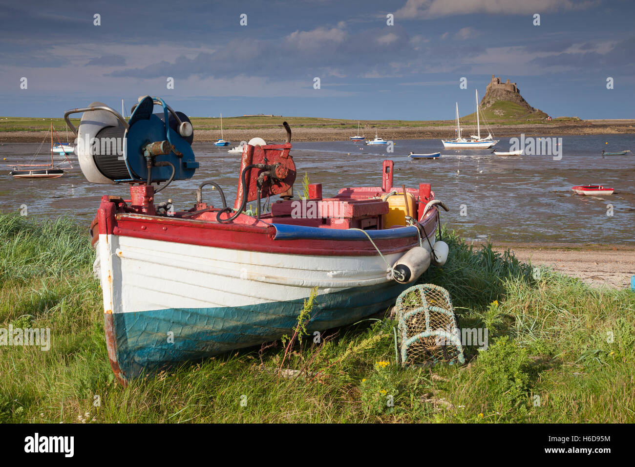 Northumberland coble fishing boat hi-res stock photography and images ...